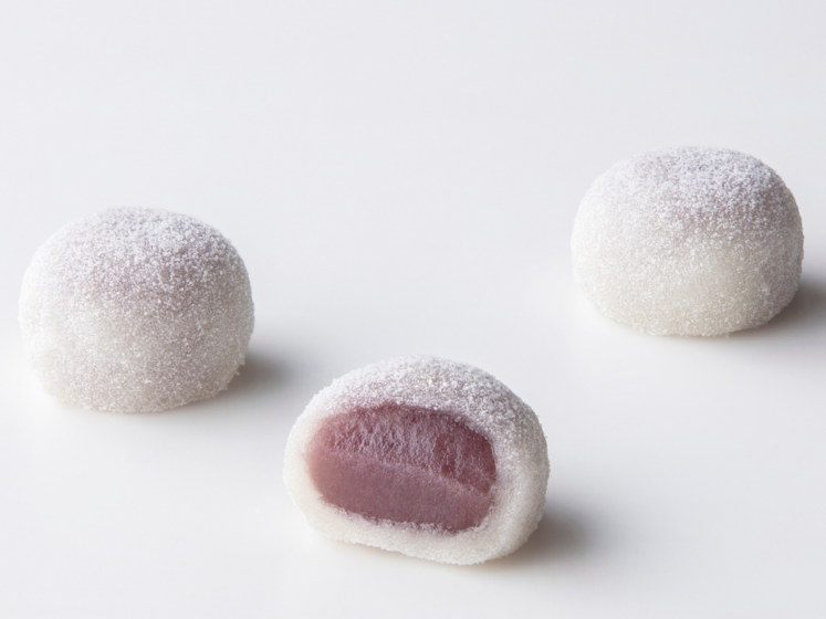 MOCHI ASSORTMENT (Matcha, White peach and grape mochi) - K.Minamoto ...